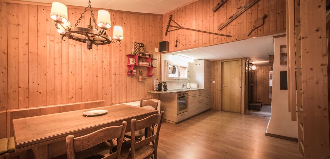Chalet Allmihus - Apt. C (Ski/Train) - Wilderswil, Bern Vacation ...
