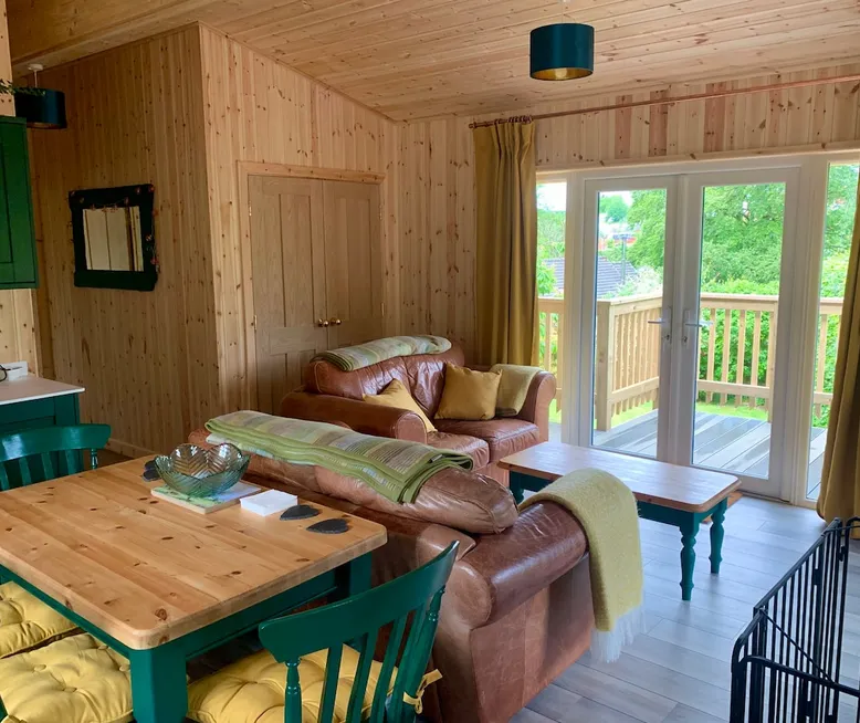 THE GOLLY GOSH ! A stunning log cabin - Devon, England Vacation Rentals | HiChee